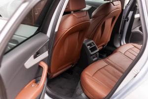 Grey Audi A4 2016 in Riga, with an engine capacity of 2.00 L and mileage of 209 thousand km for 11995 €, photo 9 on AUTOMOTO.COM.LV
