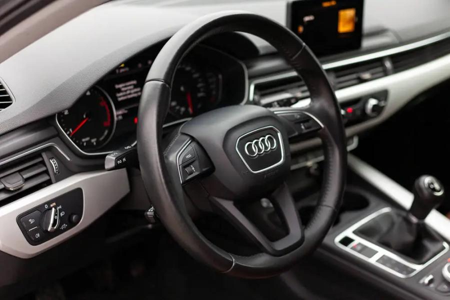 Grey Audi A4 2016 in Riga, with an engine capacity of 2.00 L and mileage of 209 thousand km for 11995 €, photo 17 on AUTOMOTO.COM.LV