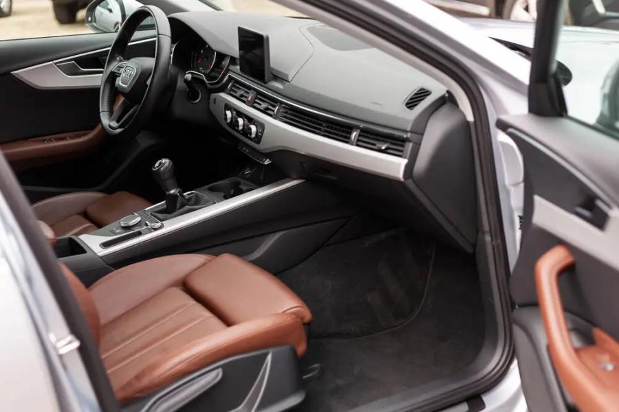 Grey Audi A4 2016 in Riga, with an engine capacity of 2.00 L and mileage of 209 thousand km for 11995 €, photo 21 on AUTOMOTO.COM.LV