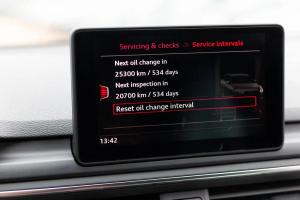 Grey Audi A4 2016 in Riga, with an engine capacity of 2.00 L and mileage of 209 thousand km for 11995 €, photo 30 on AUTOMOTO.COM.LV