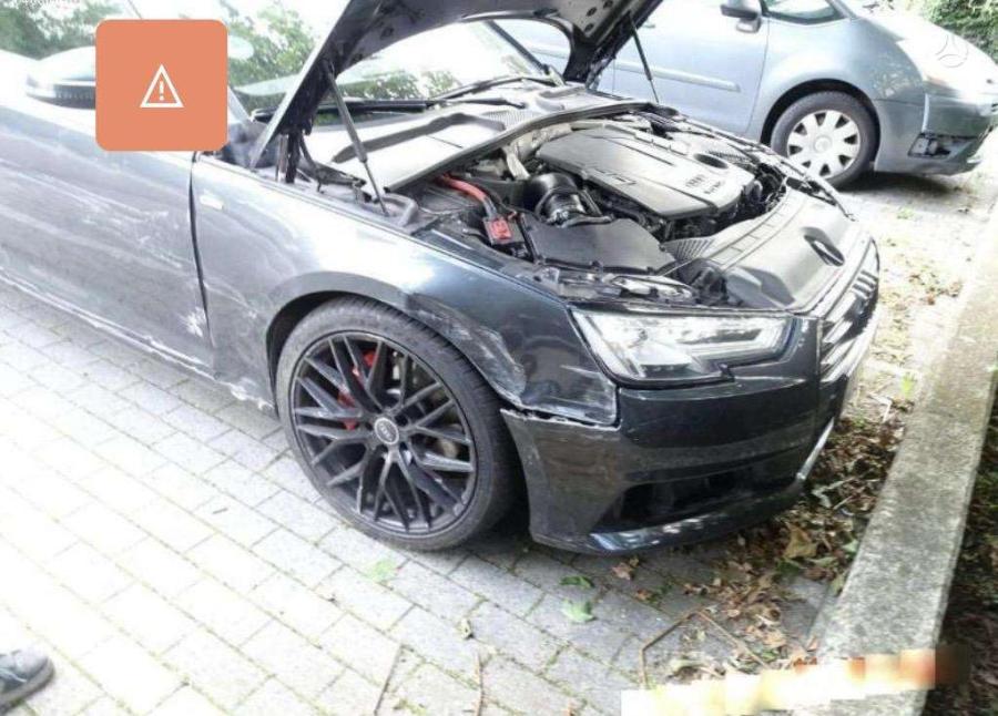 Grey Audi A4 2016 in Utena, with an engine capacity of 2.97 L and mileage of 302 thousand km for 7850 €, photo 7 on AUTOMOTO.COM.LV