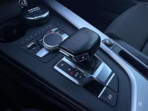 Grey Audi A4 2016 in Vilnius, with an engine capacity of 2.00 L and mileage of 259 thousand km for 6999 €, photo 16 on AUTOMOTO.COM.LV