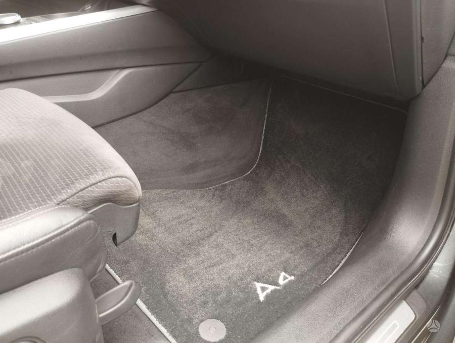 Grey Audi A4 2016 in Panevezys, with an engine capacity of 1.97 L and mileage of 240 thousand km for 15970 €, photo 22 on AUTOMOTO.COM.LV