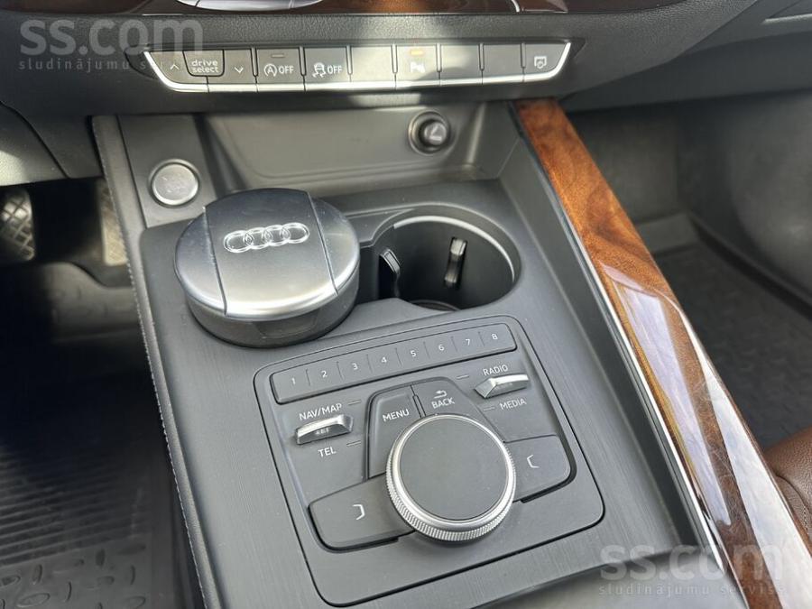 Pelēks Audi A4 2016 Rīga, ar dzinēja tilpumu 3.00 L un nobraukumu 173 tūkst. km par 14990 €, foto 24 vietnē AUTOMOTO.COM.LV