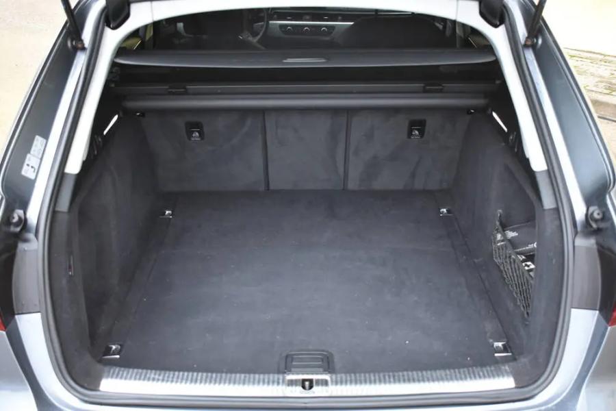 Pelēks Audi A4 2017 Talsi, ar dzinēja tilpumu 2.00 L un nobraukumu 209 tūkst. km par 11900 €, foto 10 vietnē AUTOMOTO.COM.LV