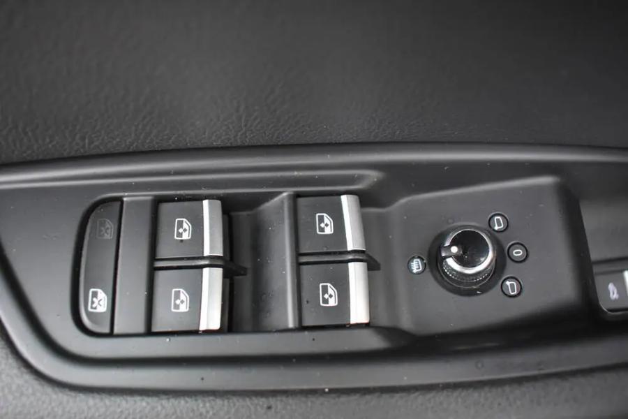 Pelēks Audi A4 2017 Talsi, ar dzinēja tilpumu 2.00 L un nobraukumu 209 tūkst. km par 11900 €, foto 15 vietnē AUTOMOTO.COM.LV