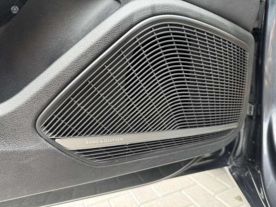 Pelēks Audi A4 2017 Telšiai, ar dzinēja tilpumu 1.97 L un nobraukumu 249 tūkst. km par 9999 €, foto 24 vietnē AUTOMOTO.COM.LV