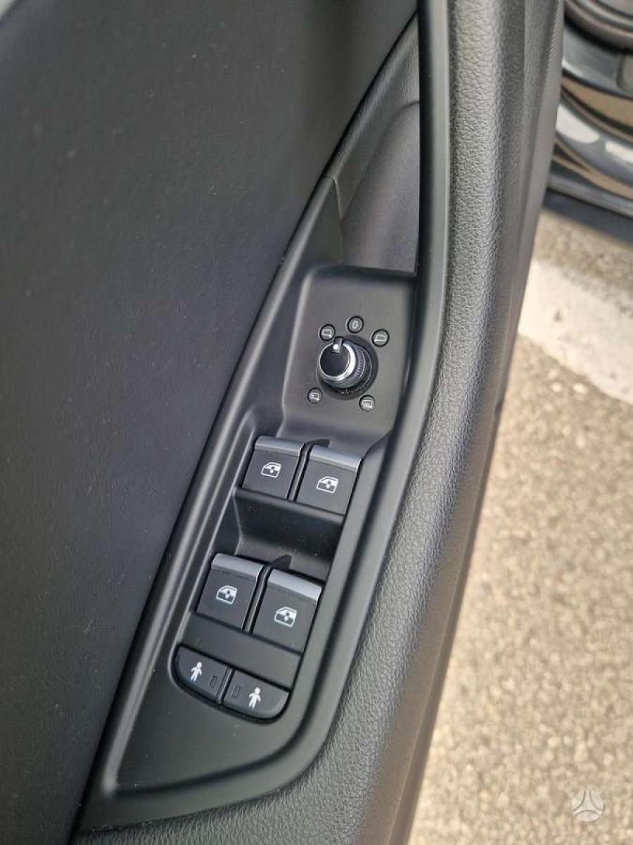 Grey Audi A4 2017 in Siauliai, with an engine capacity of 1.97 L and mileage of 280 thousand km for 14750 €, photo 34 on AUTOMOTO.COM.LV