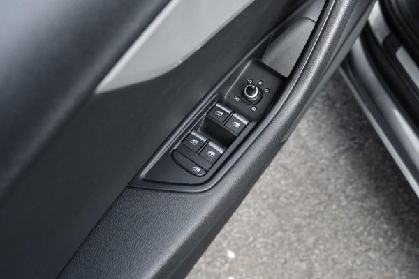 Grey Audi A4 2017 in Riga, with an engine capacity of 2.00 L and mileage of 191 thousand km for 13950 €, photo 9 on AUTOMOTO.COM.LV