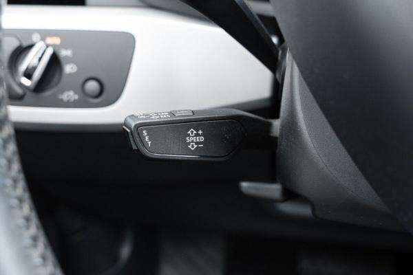 Grey Audi A4 2017 in Riga, with an engine capacity of 2.00 L and mileage of 191 thousand km for 13950 €, photo 10 on AUTOMOTO.COM.LV