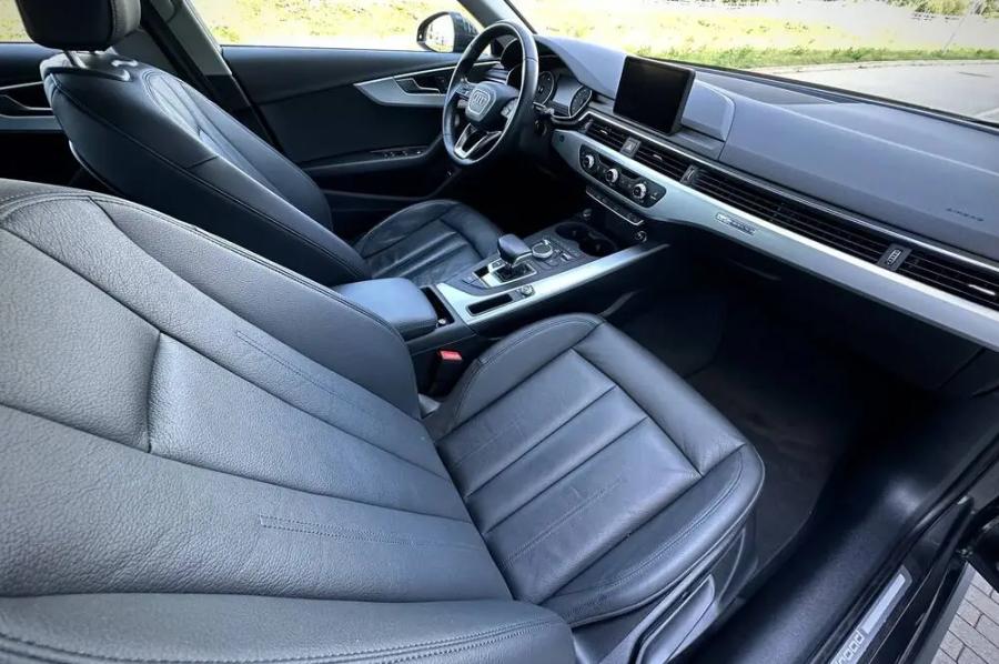 Grey Audi A4 2017 in Rezekne, with an engine capacity of 2.00 L and mileage of 200 thousand km for 15990 €, photo 15 on AUTOMOTO.COM.LV
