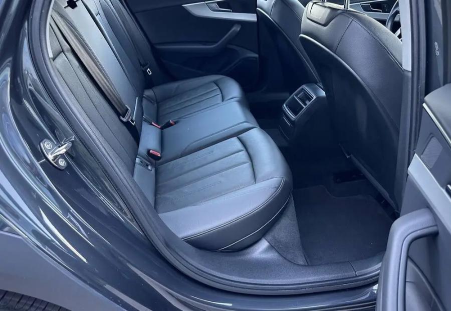 Grey Audi A4 2017 in Rezekne, with an engine capacity of 2.00 L and mileage of 200 thousand km for 15990 €, photo 18 on AUTOMOTO.COM.LV