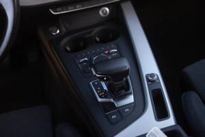 Pelēks Audi A4 2017 Liepāja, ar dzinēja tilpumu 1.40 L un nobraukumu 195 tūkst. km par 12950 €, foto 22 vietnē AUTOMOTO.COM.LV