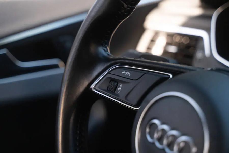 Pelēks Audi A4 2017 Liepāja, ar dzinēja tilpumu 1.40 L un nobraukumu 195 tūkst. km par 12950 €, foto 33 vietnē AUTOMOTO.COM.LV