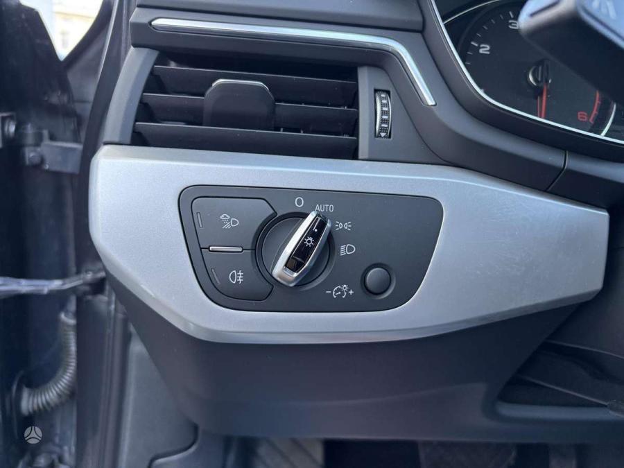 Pelēks Audi A4 2017 Kauņa, ar dzinēja tilpumu 1.97 L un nobraukumu 291 tūkst. km par 12999 €, foto 18 vietnē AUTOMOTO.COM.LV