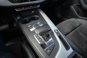 Grey Audi A4 2017 in Riga, with an engine capacity of 2.00 L and mileage of 210 thousand km for 12770 €, photo 26 on AUTOMOTO.COM.LV