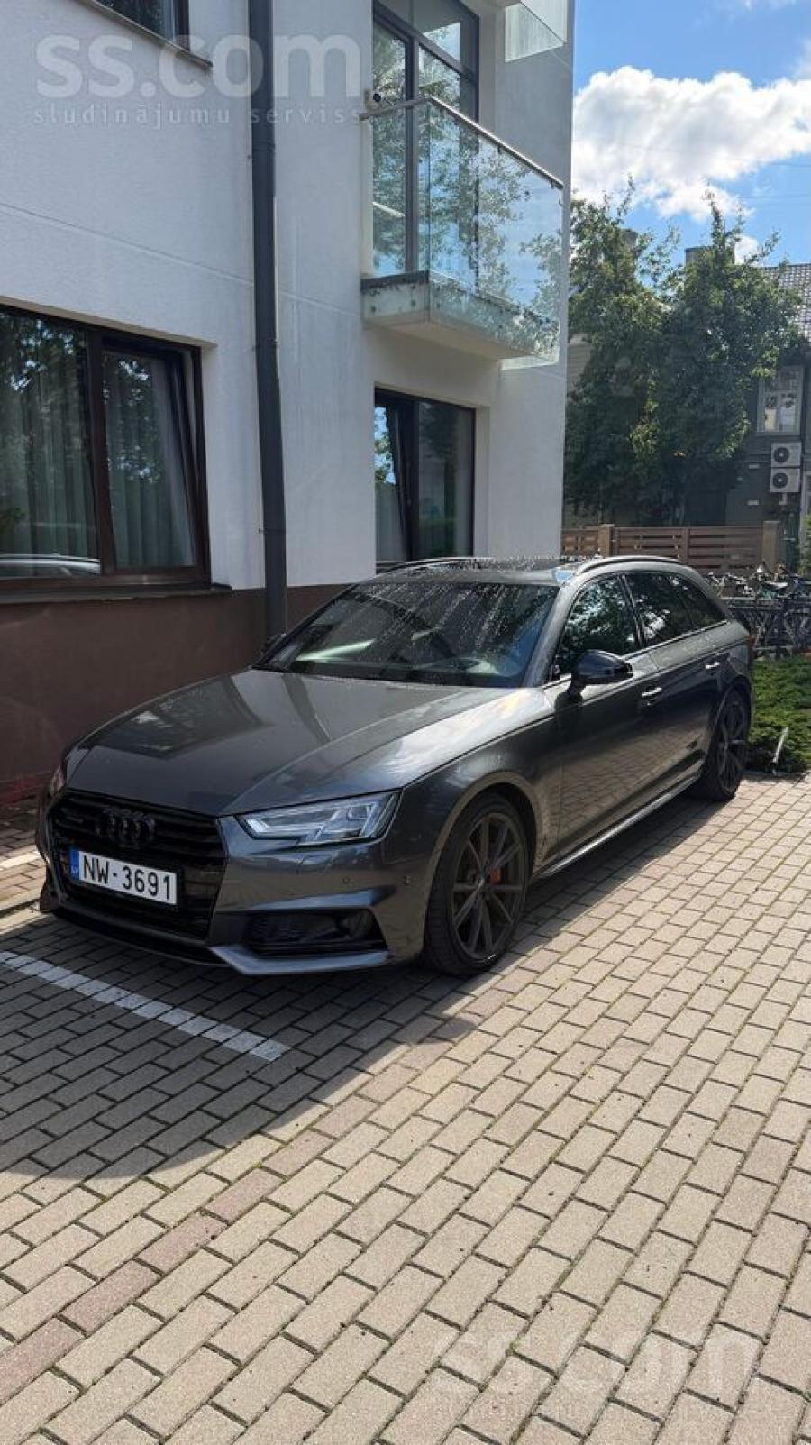 Grey Audi A4 2017 in Riga, with an engine capacity of 3.00 L and mileage of 156 thousand km for 21750 €, photo 4 on AUTOMOTO.COM.LV