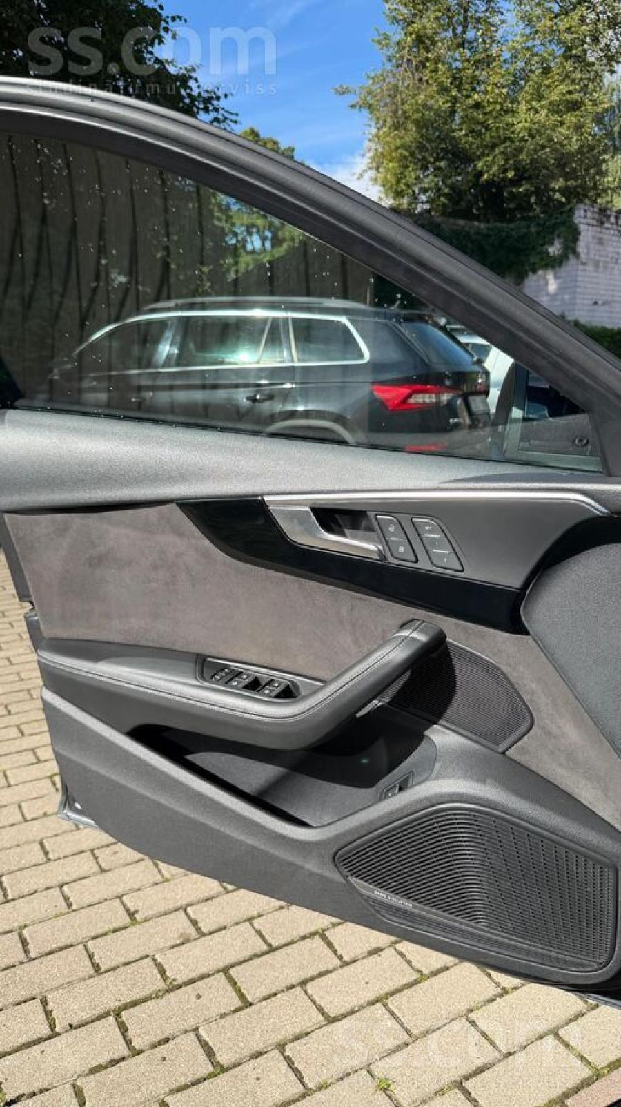 Grey Audi A4 2017 in Riga, with an engine capacity of 3.00 L and mileage of 156 thousand km for 21750 €, photo 18 on AUTOMOTO.COM.LV
