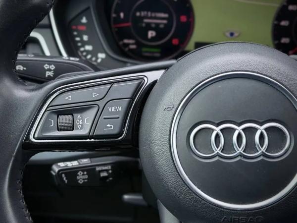 Grey Audi A4 2018 in Riga, with an engine capacity of 3.00 L and mileage of 215 thousand km for 17995 €, photo 10 on AUTOMOTO.COM.LV