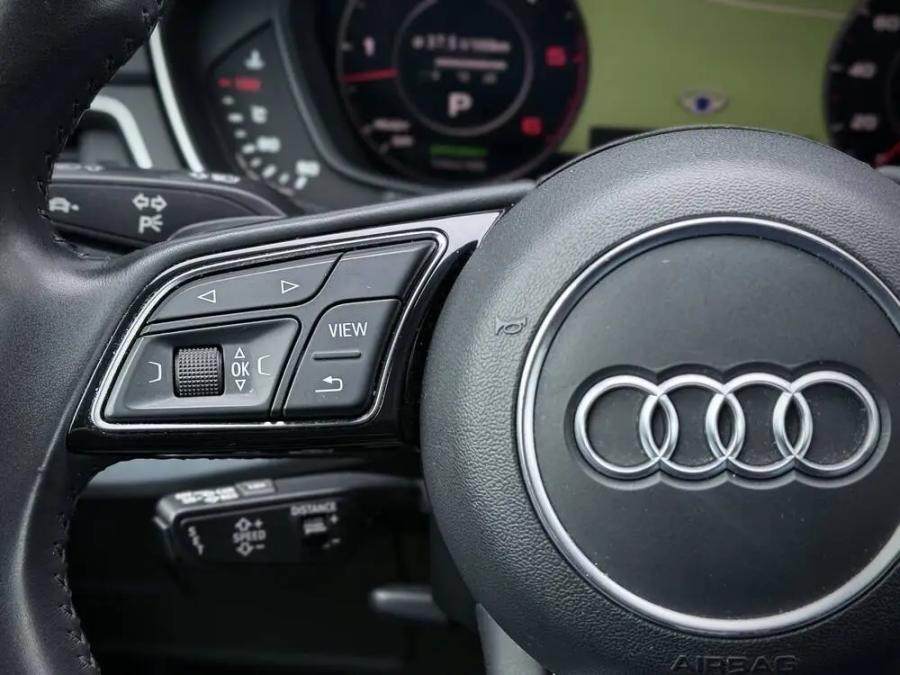 Grey Audi A4 2018 in Riga, with an engine capacity of 3.00 L and mileage of 215 thousand km for 17995 €, photo 11 on AUTOMOTO.COM.LV