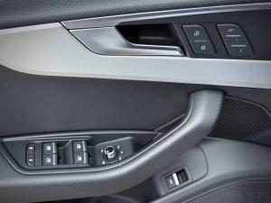 Grey Audi A4 2018 in Riga, with an engine capacity of 3.00 L and mileage of 215 thousand km for 17995 €, photo 20 on AUTOMOTO.COM.LV