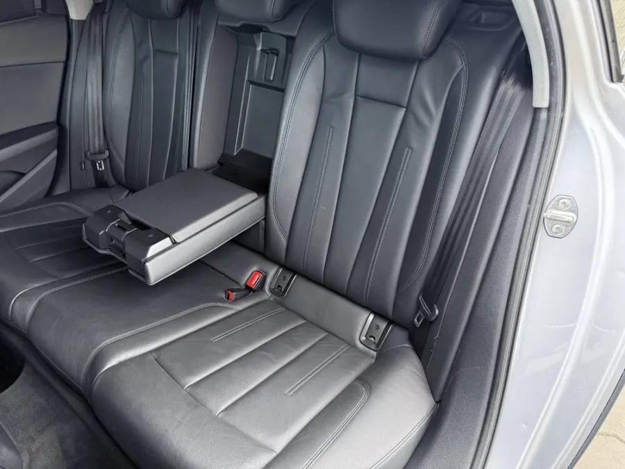 Grey Audi A4 2018 in Riga, with an engine capacity of 3.00 L and mileage of 215 thousand km for 17995 €, photo 23 on AUTOMOTO.COM.LV