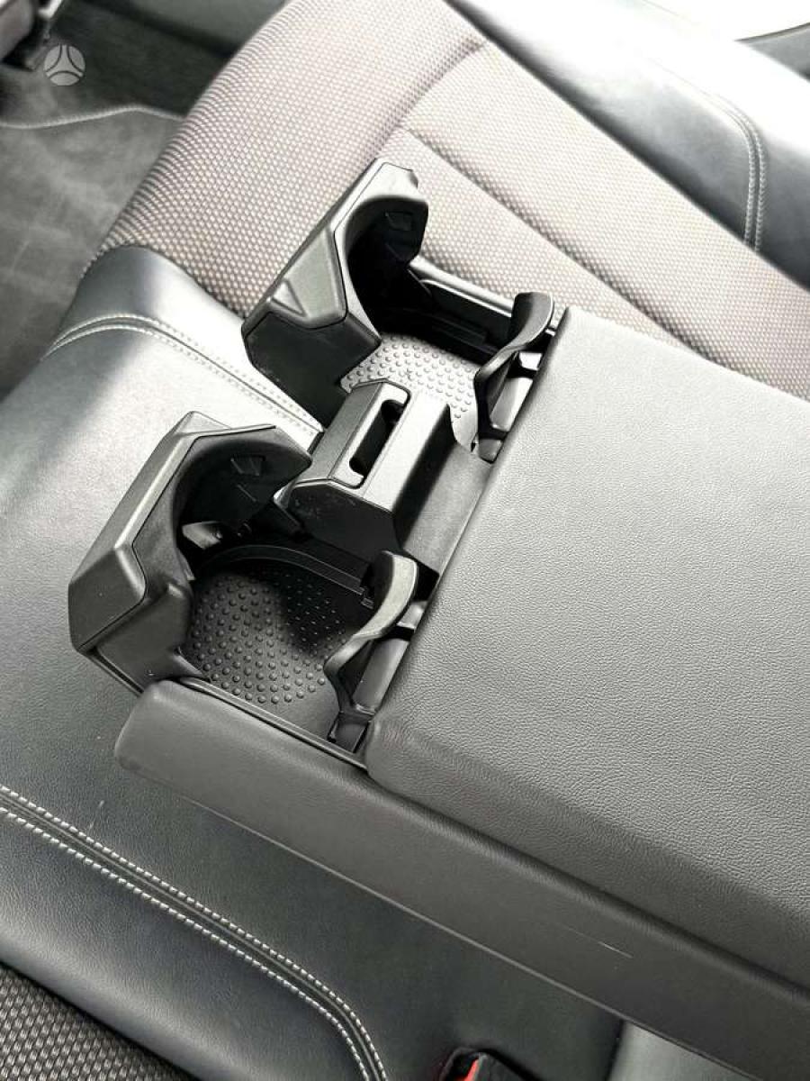 Grey Audi A4 2018 in Kaunas, with an engine capacity of 2.00 L and mileage of 215 thousand km for 13200 €, photo 38 on AUTOMOTO.COM.LV