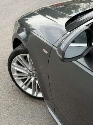 Grey Audi A4 2018 in Kaunas, with an engine capacity of 2.00 L and mileage of 215 thousand km for 13200 €, photo 45 on AUTOMOTO.COM.LV