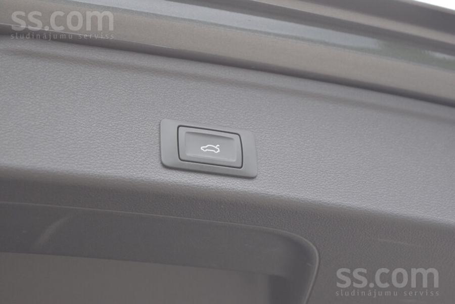 Grey Audi A4 2019 in Riga, with an engine capacity of 2.00 L and mileage of 182 thousand km for 19500 €, photo 17 on AUTOMOTO.COM.LV