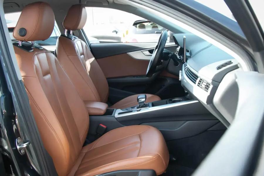 Grey Audi A4 2019 in Tukums, with an engine capacity of 2.00 L and mileage of 282 thousand km for 15990 €, photo 6 on AUTOMOTO.COM.LV