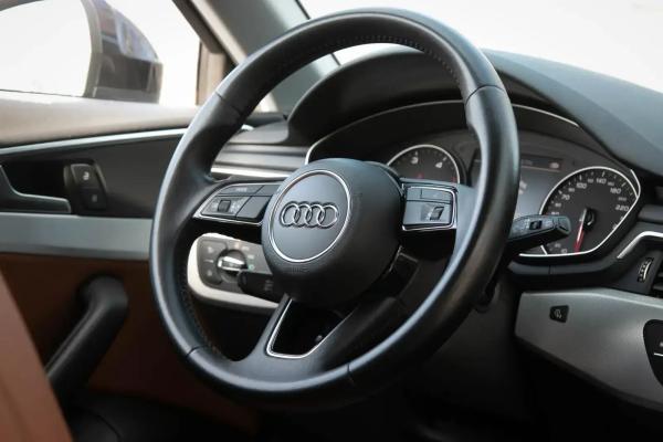 Grey Audi A4 2019 in Tukums, with an engine capacity of 2.00 L and mileage of 282 thousand km for 15990 €, photo 9 on AUTOMOTO.COM.LV