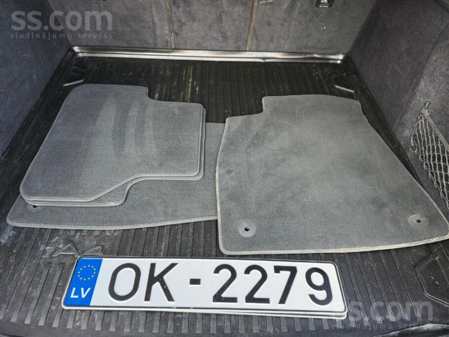 Grey Audi A4 2020 in Jekabpils, with an engine capacity of 2.00 L and mileage of 199 thousand km for 16980 €, photo 16 on AUTOMOTO.COM.LV