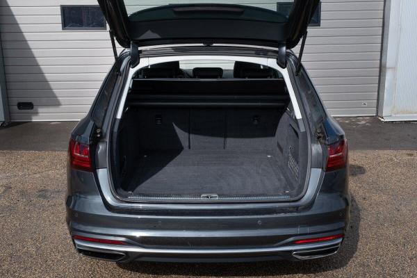Grey Audi A4 2022 in Jelgava, with an engine capacity of 2.00 L and mileage of 141 thousand km for 23600 €, photo 6 on AUTOMOTO.COM.LV
