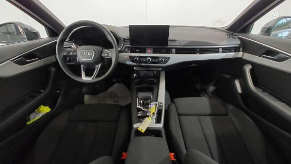 Pelēks Audi A4 2023 Rīga, ar dzinēja tilpumu 1.97 L un nobraukumu 229 tūkst. km par 17990 €, foto 4 vietnē AUTOMOTO.COM.LV