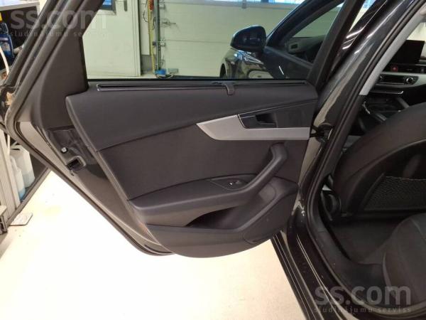 Pelēks Audi A4 2024 Rīga, ar dzinēja tilpumu 2.00 L un nobraukumu 12 tūkst. km par 29900 €, foto 9 vietnē AUTOMOTO.COM.LV