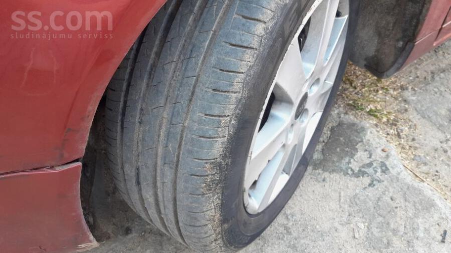 Sarkans Audi A4 2007 Valmiera, ar dzinēja tilpumu 2.00 L un nobraukumu 260 tūkst. km par 2100 €, foto 18 vietnē AUTOMOTO.COM.LV