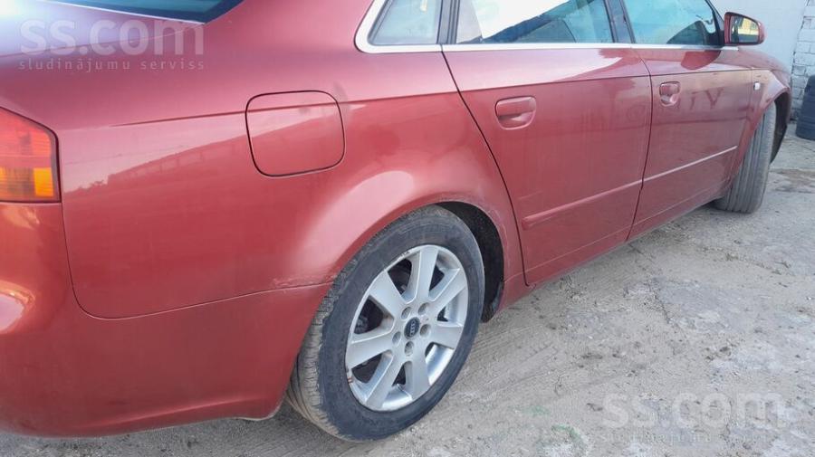 Sarkans Audi A4 2007 Valmiera, ar dzinēja tilpumu 2.00 L un nobraukumu 260 tūkst. km par 2100 €, foto 25 vietnē AUTOMOTO.COM.LV