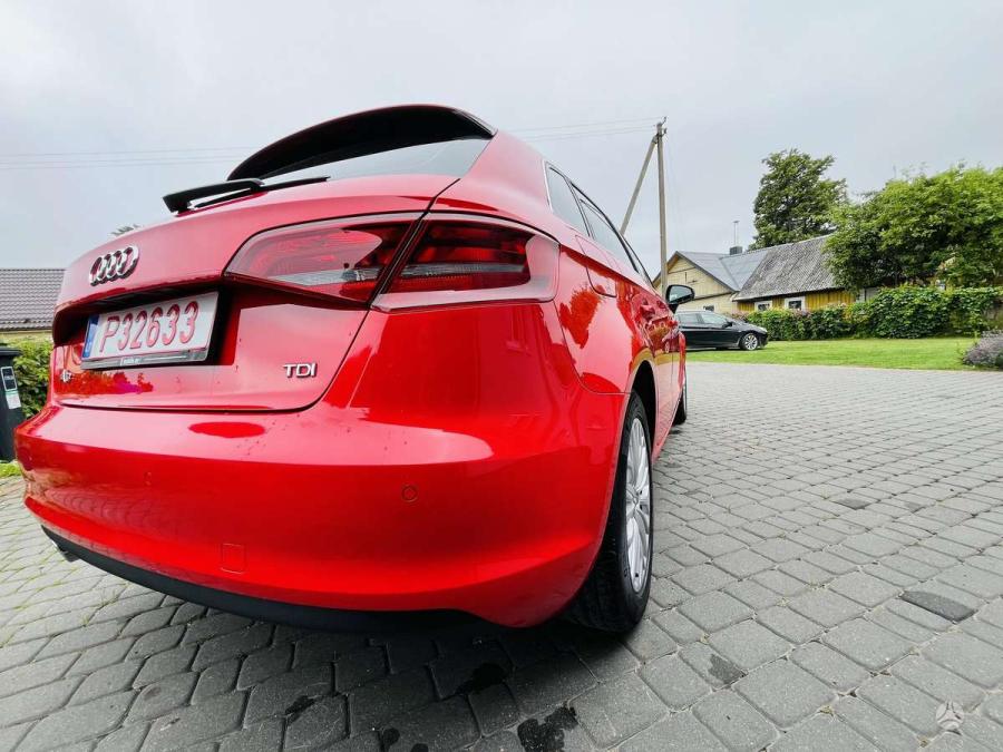 Red Audi A4 2014 in Trakai, with an engine capacity of 2.00 L and mileage of 214 thousand km for 8150 €, photo 13 on AUTOMOTO.COM.LV