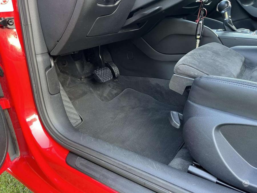 Red Audi A4 2014 in Trakai, with an engine capacity of 2.00 L and mileage of 214 thousand km for 8150 €, photo 29 on AUTOMOTO.COM.LV