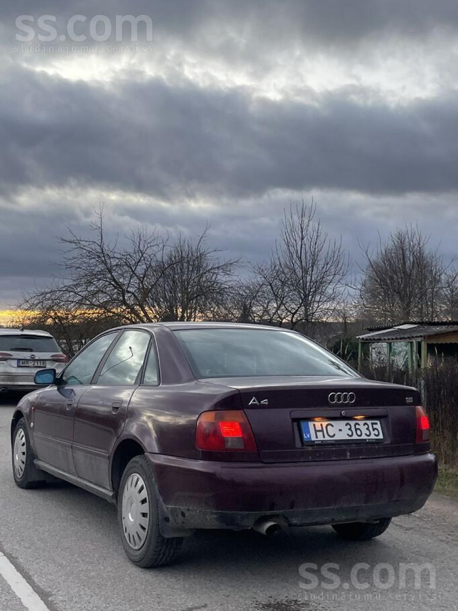 Sarkans Audi A4 1995 Tukums, ar dzinēja tilpumu 1.60 L un nobraukumu 267 tūkst. km par 675 €, foto 1 vietnē AUTOMOTO.COM.LV