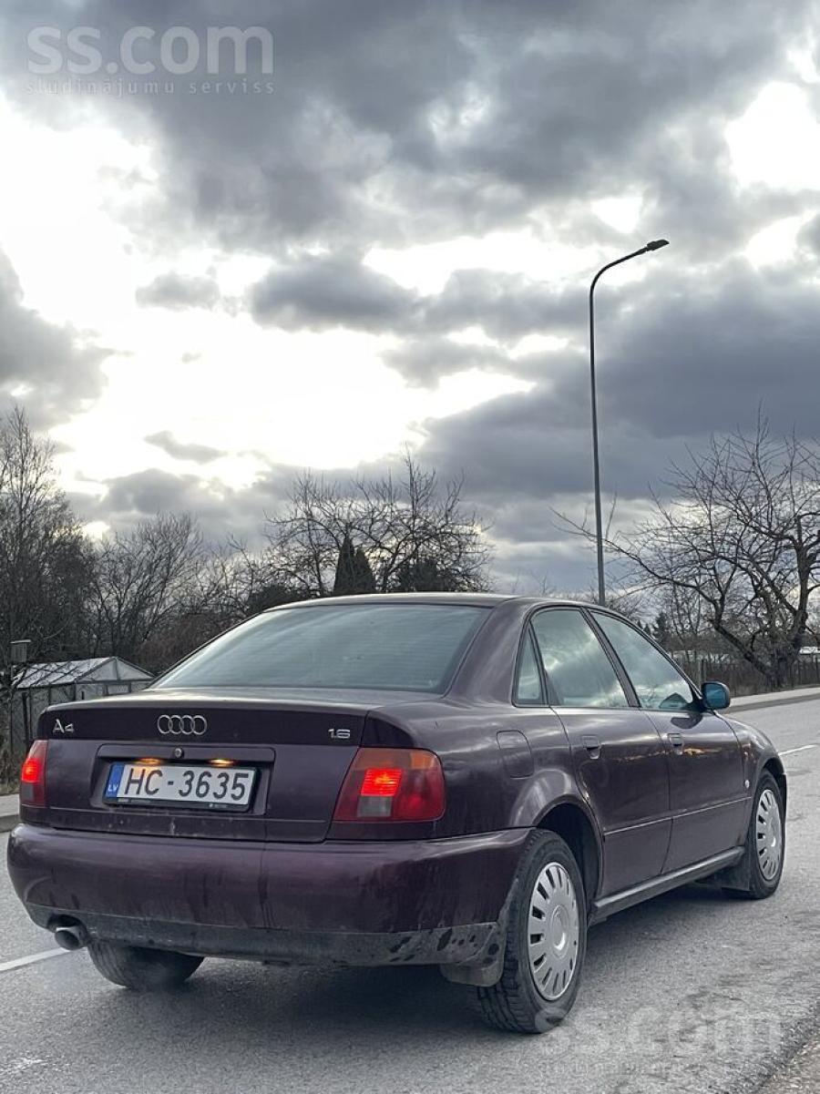 Sarkans Audi A4 1995 Tukums, ar dzinēja tilpumu 1.60 L un nobraukumu 267 tūkst. km par 675 €, foto 2 vietnē AUTOMOTO.COM.LV
