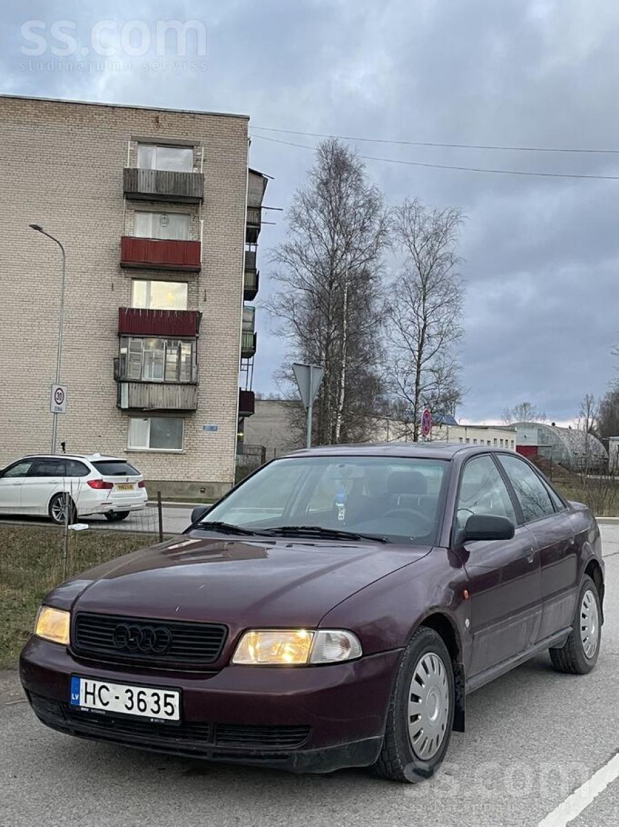 Sarkans Audi A4 1995 Tukums, ar dzinēja tilpumu 1.60 L un nobraukumu 267 tūkst. km par 675 €, foto 4 vietnē AUTOMOTO.COM.LV