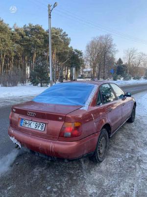 Sarkans Audi A4 1995 Klaipėda, ar dzinēja tilpumu 1.78 L un nobraukumu 243 tūkst. km par 450 €, foto 3 vietnē AUTOMOTO.COM.LV