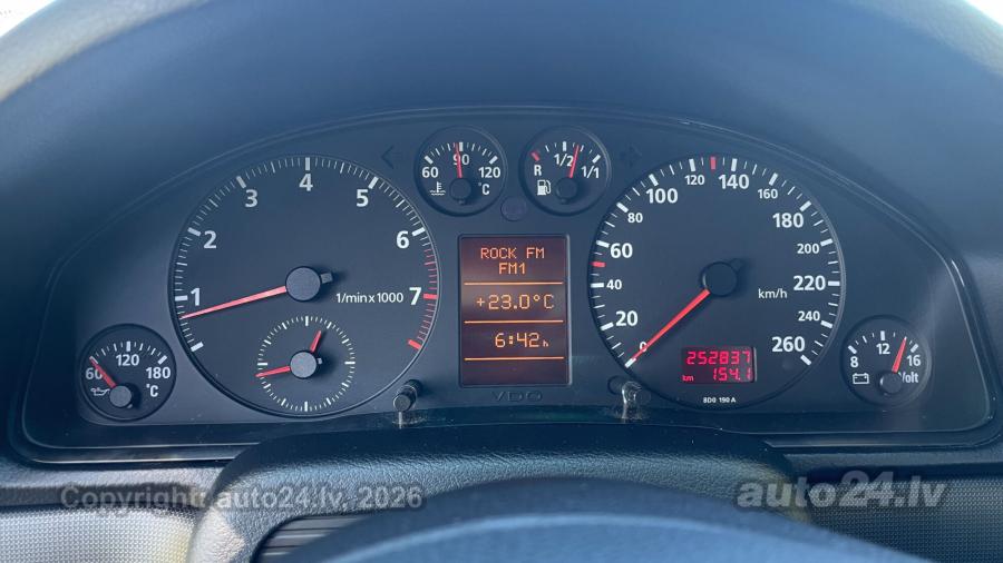 Sarkans Audi A4 1995 Tartu, ar dzinēja tilpumu 2.60 L un nobraukumu 253 tūkst. km par 4990 €, foto 17 vietnē AUTOMOTO.COM.LV