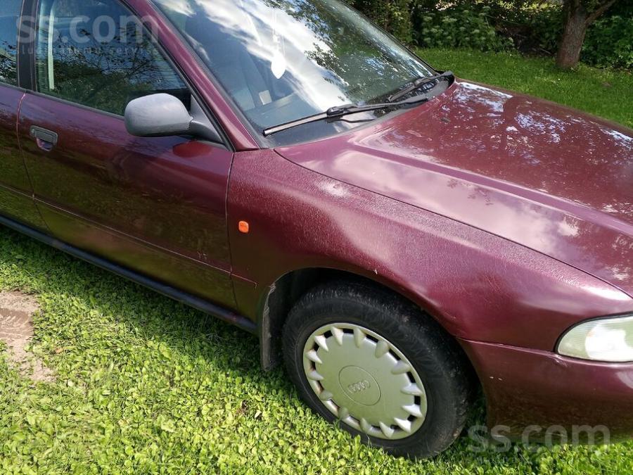 Sarkans Audi A4 1995 Krāslava, ar dzinēja tilpumu 1.60 L un nobraukumu 215 tūkst. km par 650 €, foto 3 vietnē AUTOMOTO.COM.LV