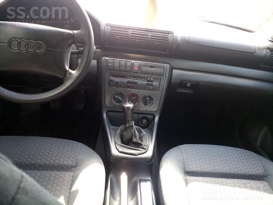 Sarkans Audi A4 1995 Krāslava, ar dzinēja tilpumu 1.60 L un nobraukumu 215 tūkst. km par 650 €, foto 6 vietnē AUTOMOTO.COM.LV