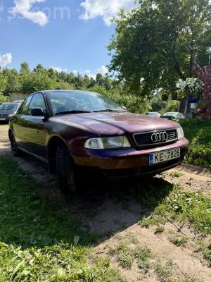 Sarkans Audi A4 1995 Rēzekne, ar dzinēja tilpumu 1.60 L un nobraukumu 232 tūkst. km par 650 €, foto  vietnē AUTOMOTO.COM.LV