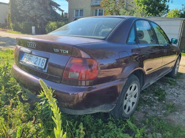 Red Audi A4 1996 in Siauliai, with an engine capacity of 1.90 L and mileage of 358 thousand km for 550 €, photo 4 on AUTOMOTO.COM.LV