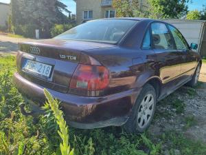 Sarkans Audi A4 1996 Šauļi, ar dzinēja tilpumu 1.90 L un nobraukumu 358 tūkst. km par 550 €, foto 5 vietnē AUTOMOTO.COM.LV