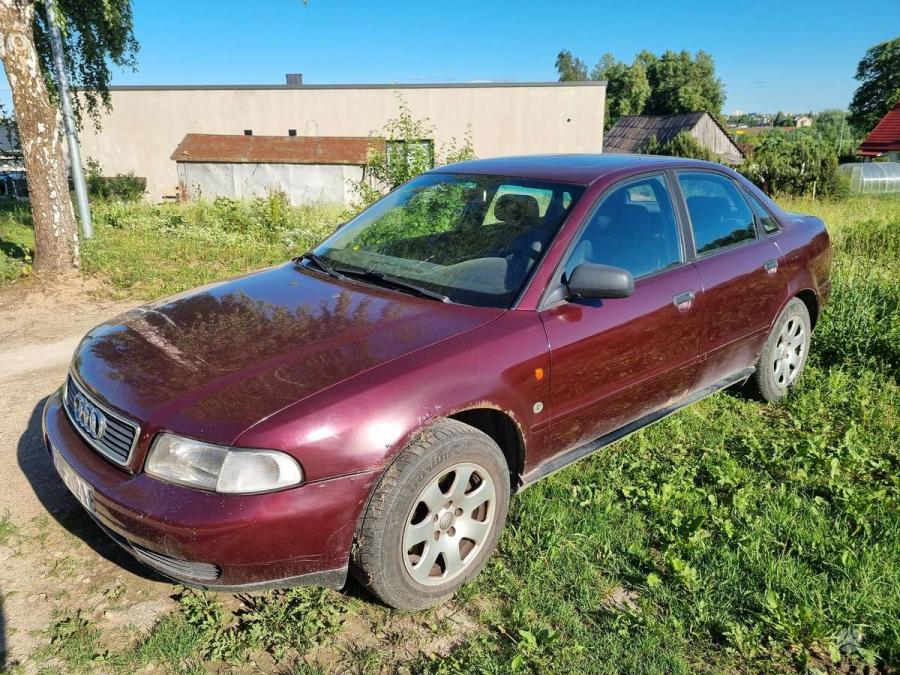 Sarkans Audi A4 1996 Šauļi, ar dzinēja tilpumu 1.90 L un nobraukumu 358 tūkst. km par 550 €, foto 6 vietnē AUTOMOTO.COM.LV